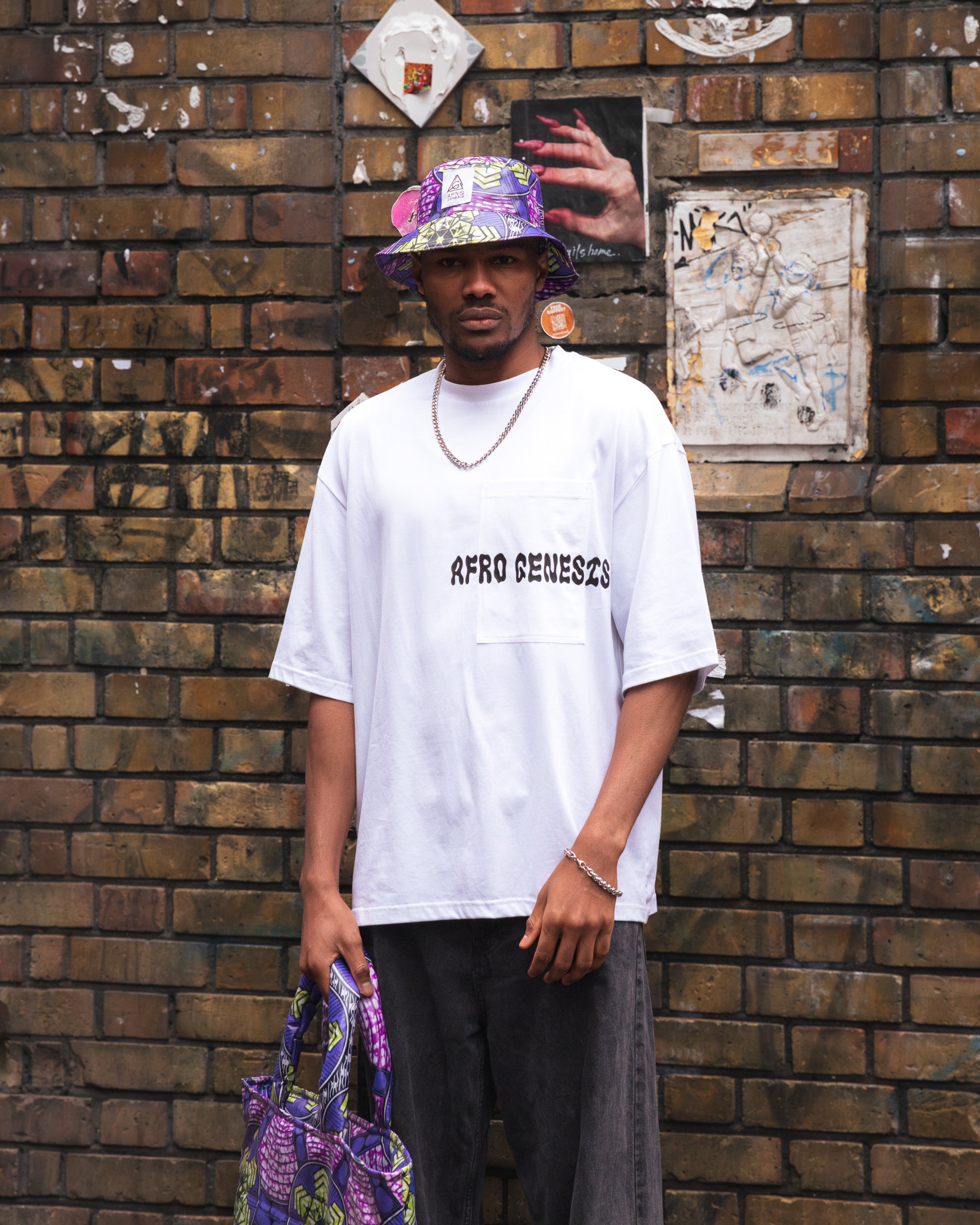 T-shirt oversize com bolso – AFRO GENESIS