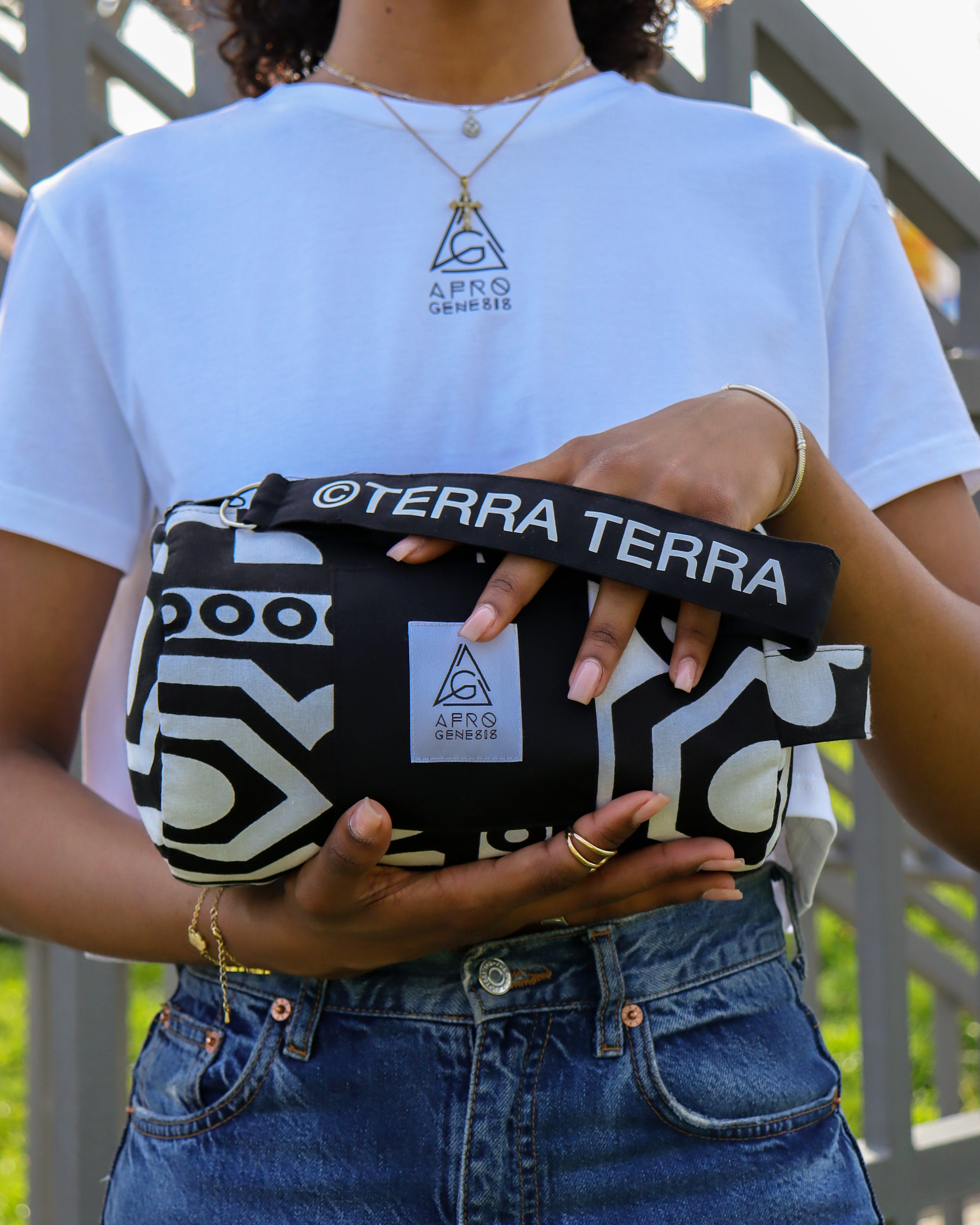 BERLOK X AFRO GENESIS Nécessaire